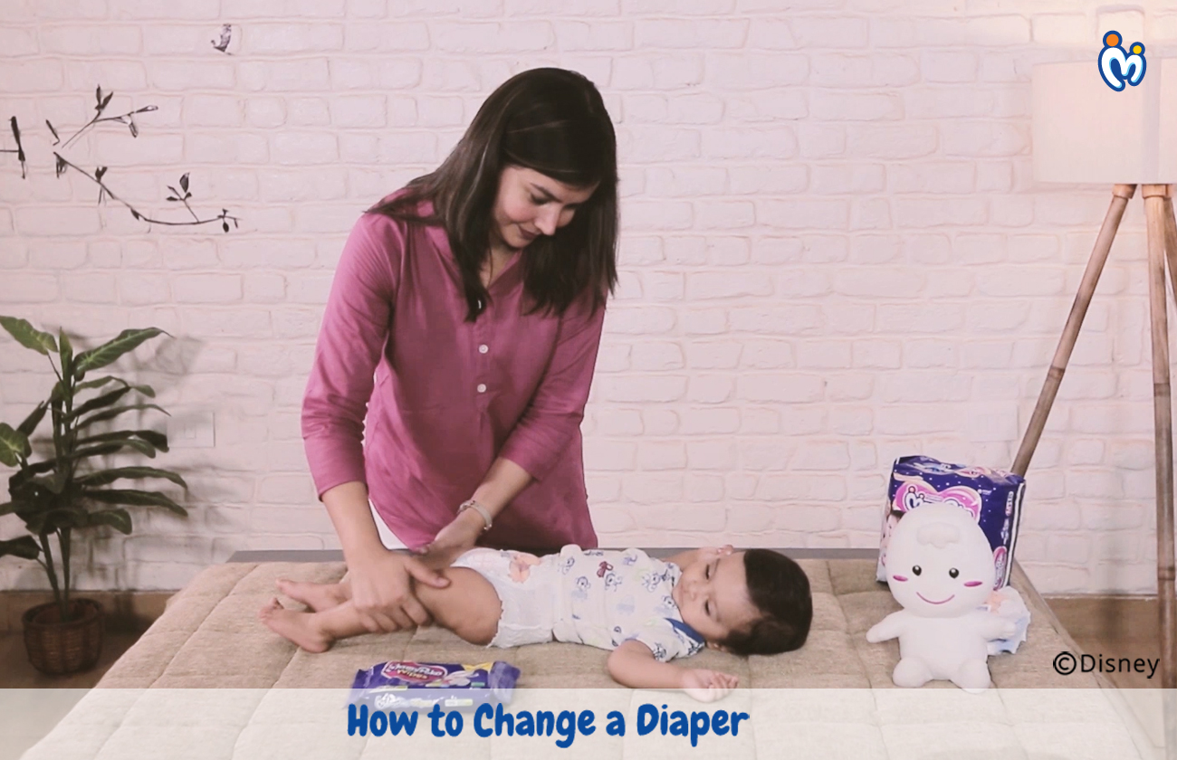 How to Change a Baby Diaper: Step-by-Step Guide - MamyPoko Blog